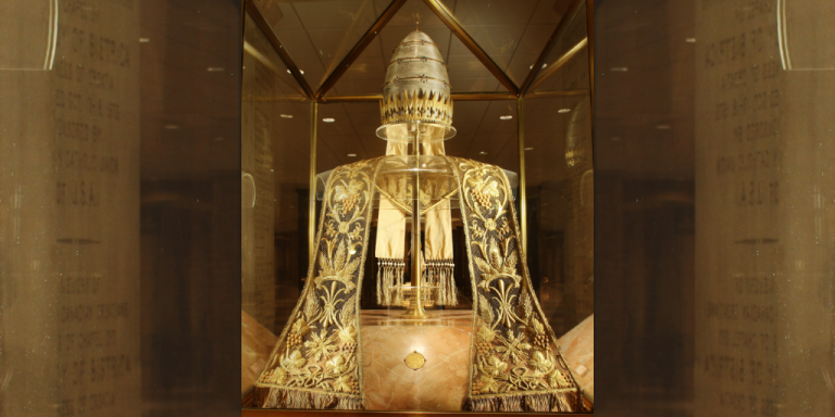 A Brief History of the Papal Tiara - National Shrine of the Immaculate ...