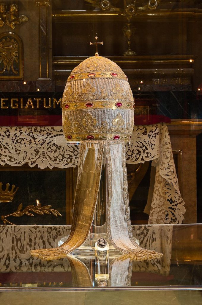 A Brief History of the Papal Tiara - National Shrine of the Immaculate ...